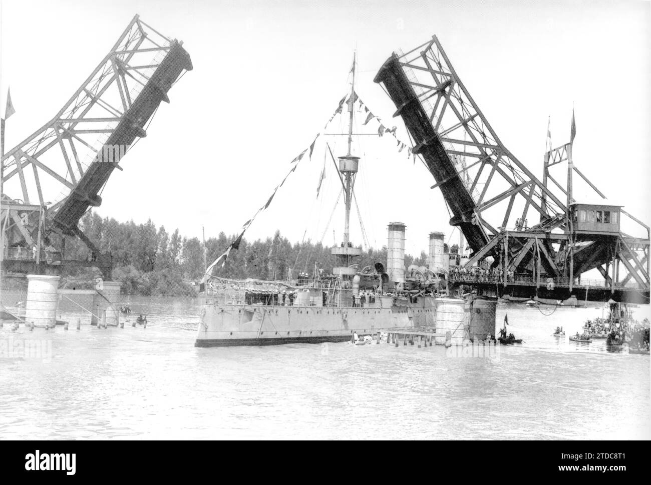 The Buenos Aires cruise ship at the inauguration of the Alfonso. Credit ...