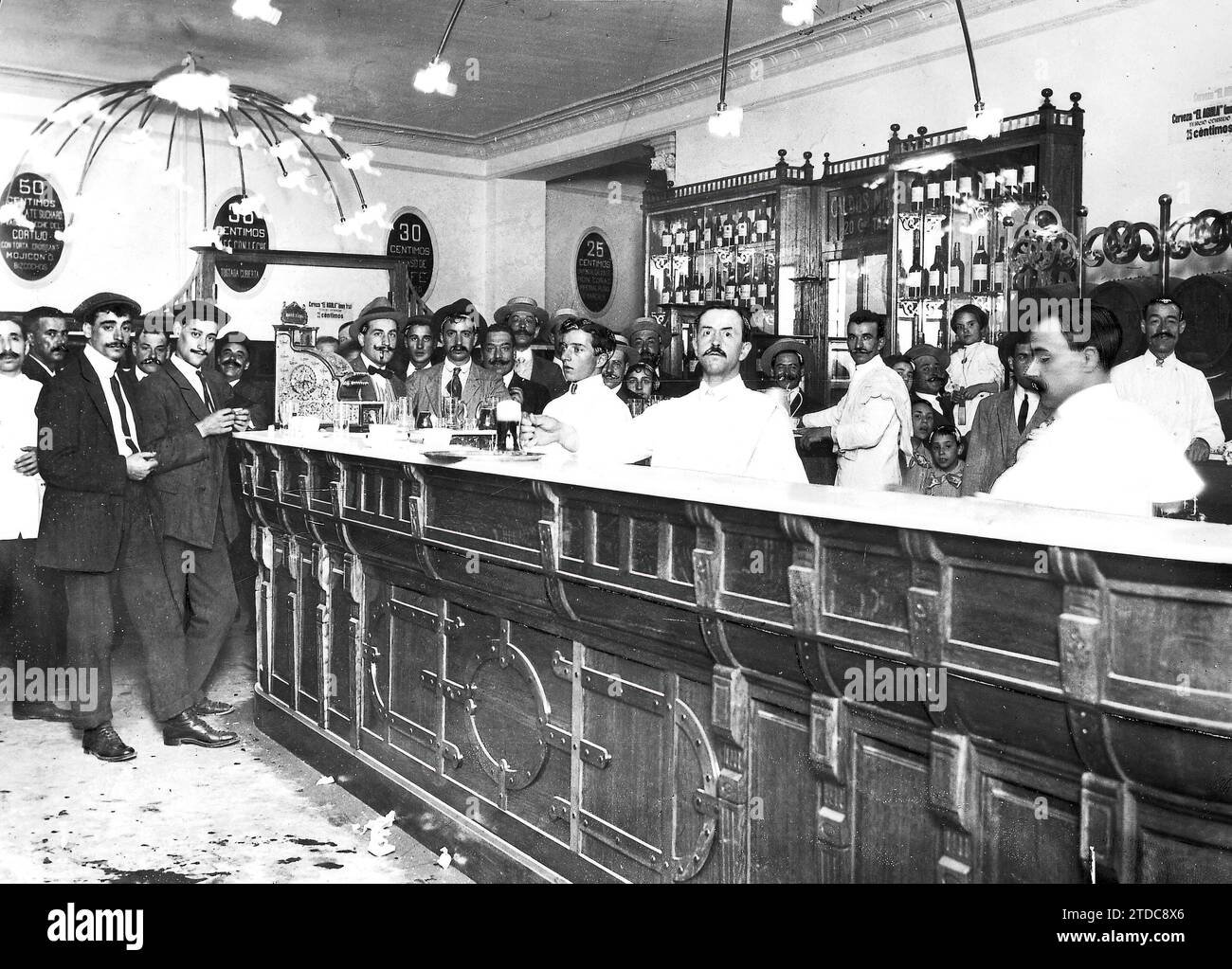 Madrid, 7/13/1911. A typical tavern, the new Alegría bar. A partial ...