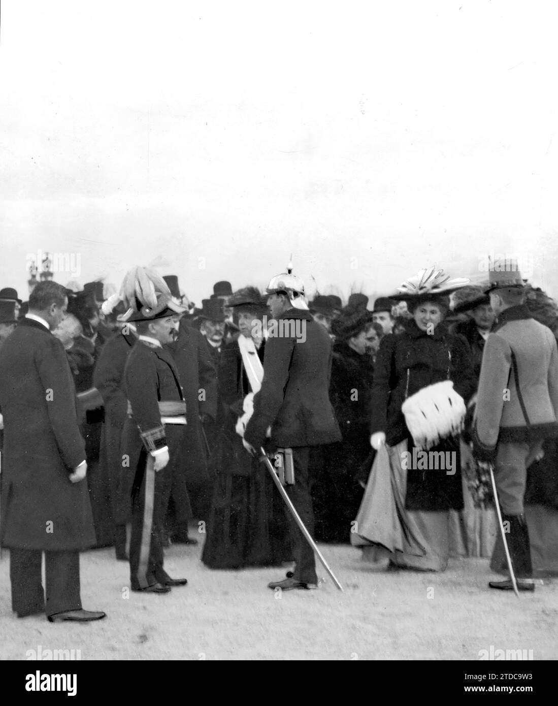 12/31/1908. Madrid. Inauguration of the Princess Bridge. The royal ...