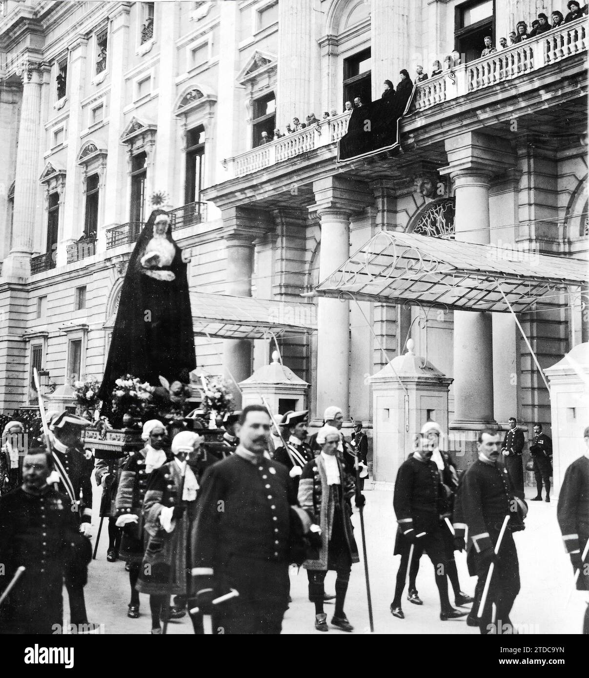 02/28/1910. The Good Friday procession in Madrid. Queen Amelia of ...