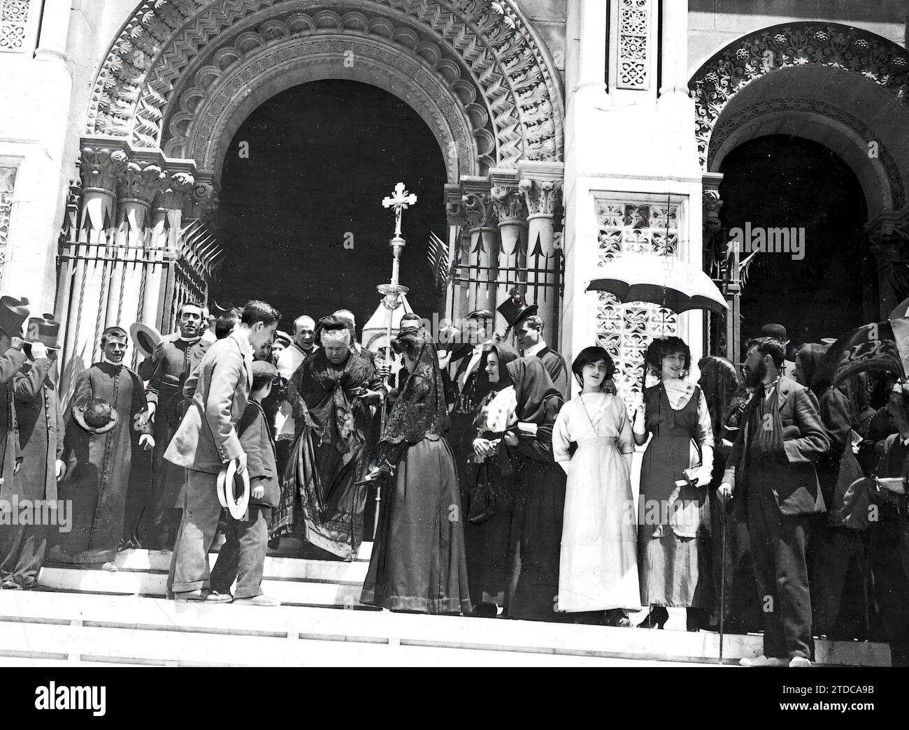 07/06/1911. Consecration of a Temple. The Infantas Doña María Teresa ...