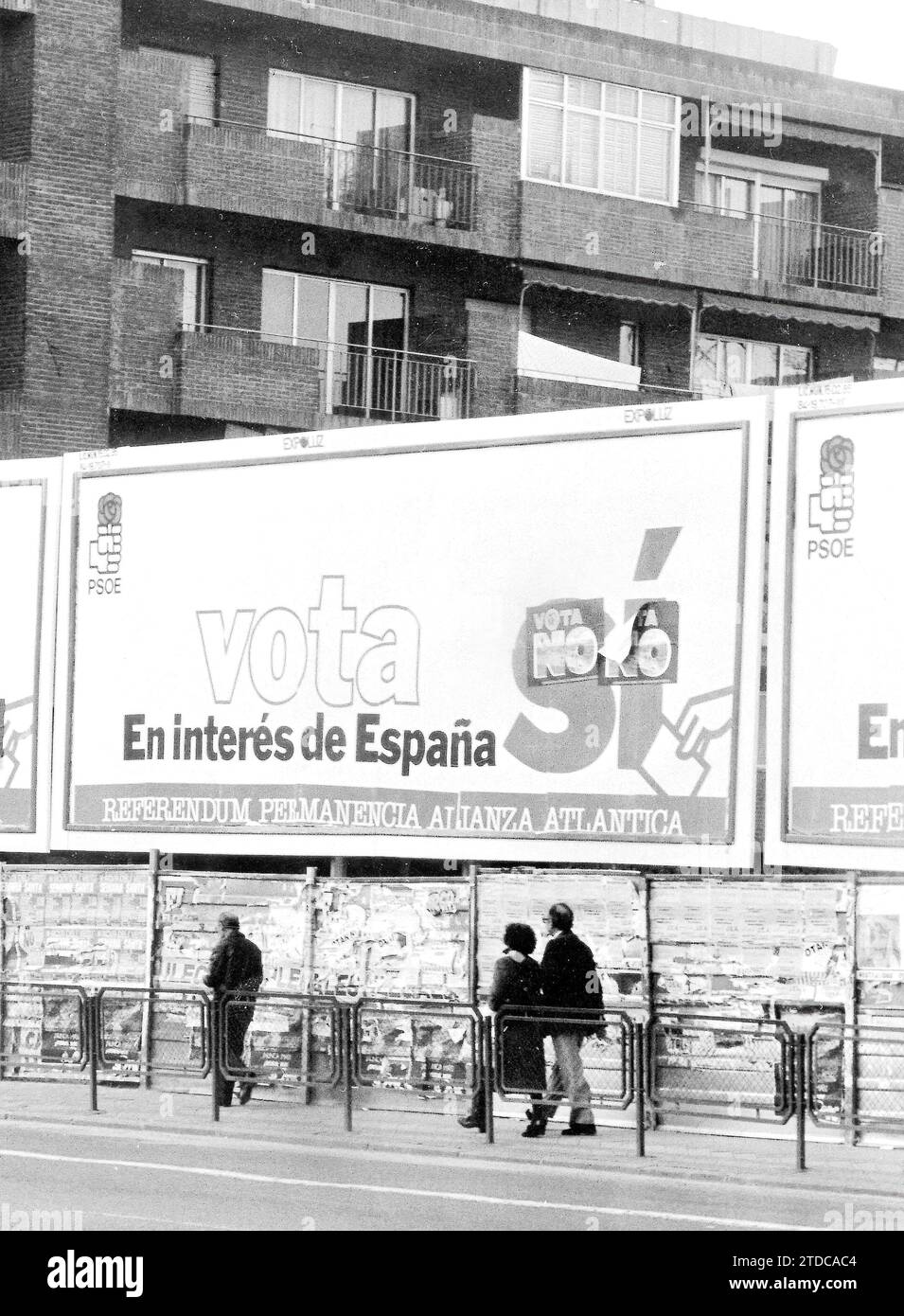 Madrid, March 1986. NATO referendum. Campaign for Yes. Credit: Album ...
