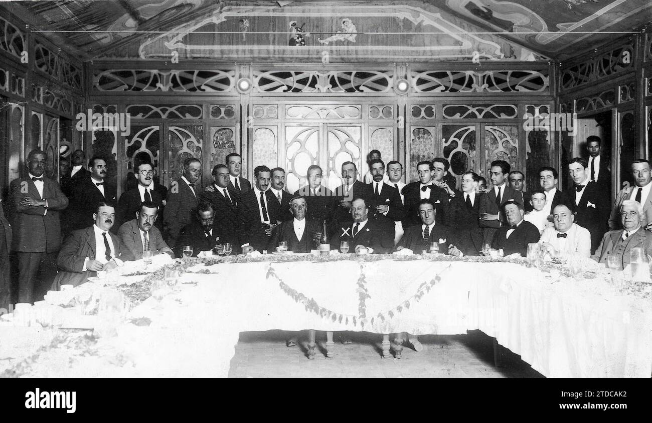 09/10/1921. Seville. A Gift. Banquet Offered to former Governor Mr ...