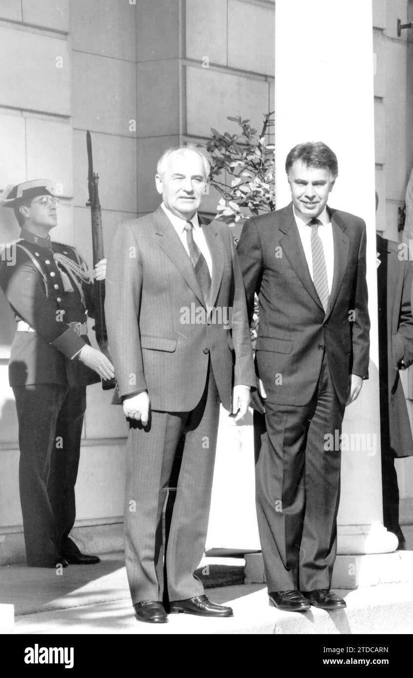 26 10 1990 Black and White Stock Photos & Images - Alamy
