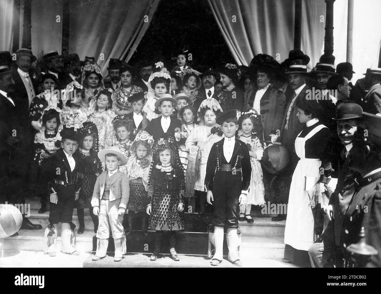 03/31/1909. Photo by Barrera. The Seville Festivals. Children who took ...