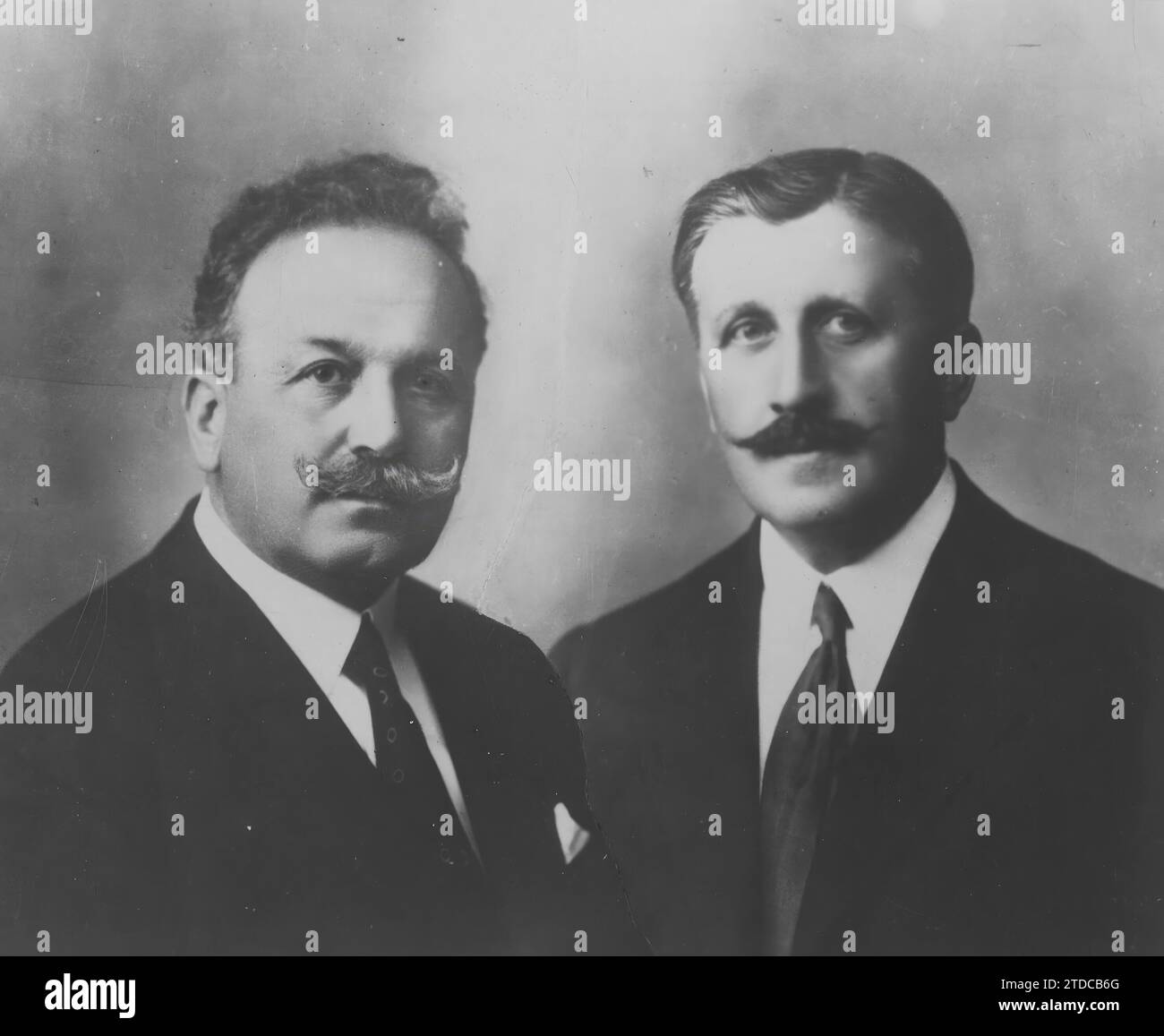 Alvarez quintero brothers hi-res stock photography and images - Alamy