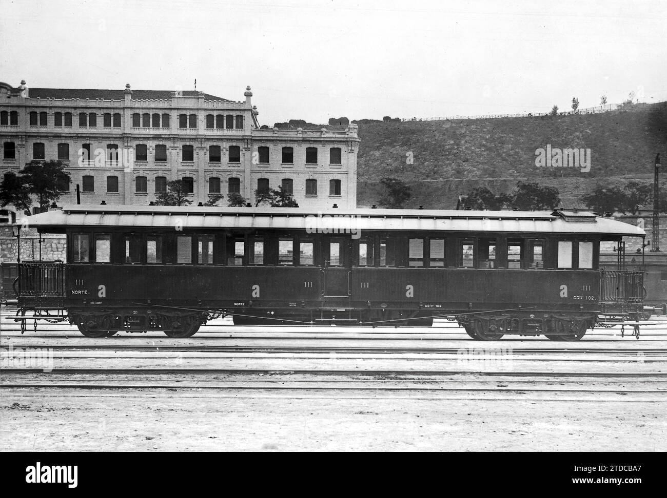 November 1909. The new third class cars, provided with heating, gas ...