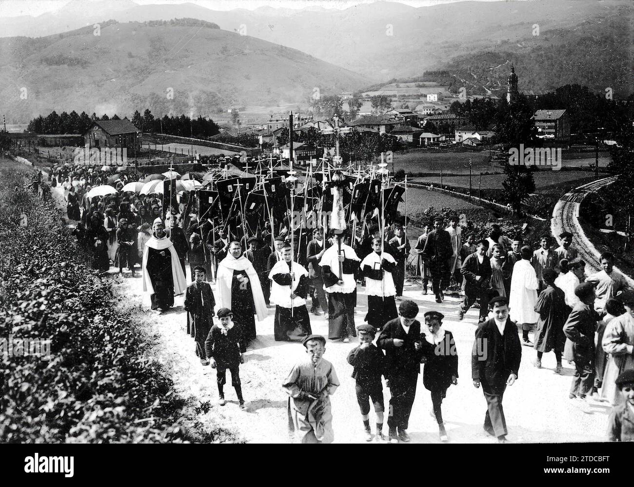 06/07/1914. Teresian Pilgrimage to Larrea (Amorebieta), by the Teresian ...