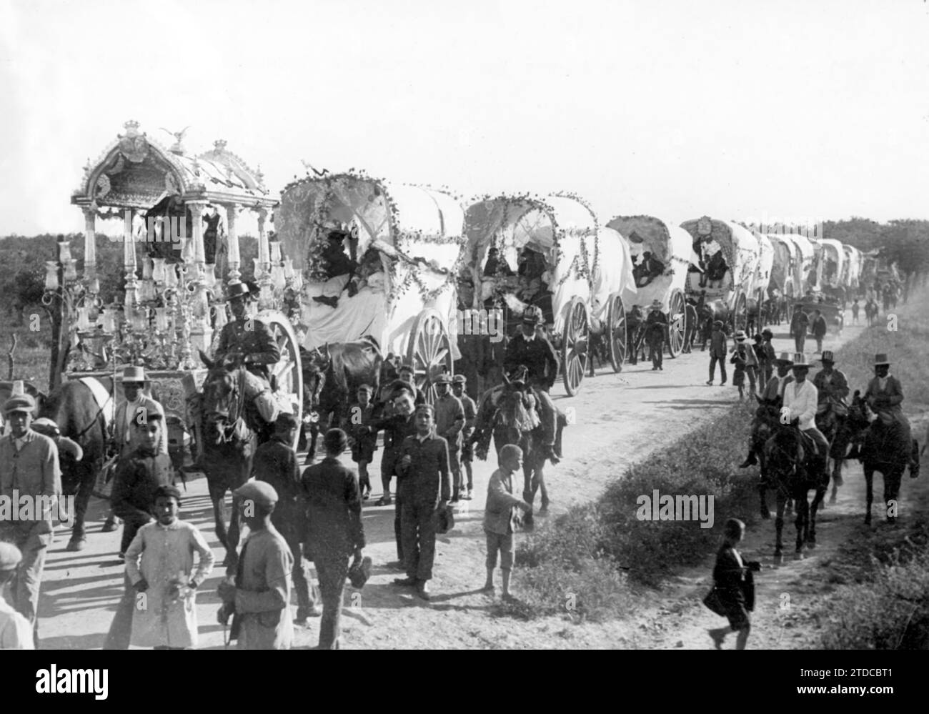 12/31/1929. Carts of the Triana brotherhood. Early 1930s (in the silver ...