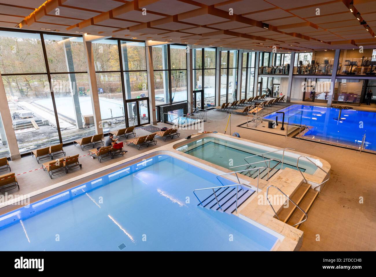 Bad Nauheim, Germany. 15th Dec, 2023. View from an elevated position of ...