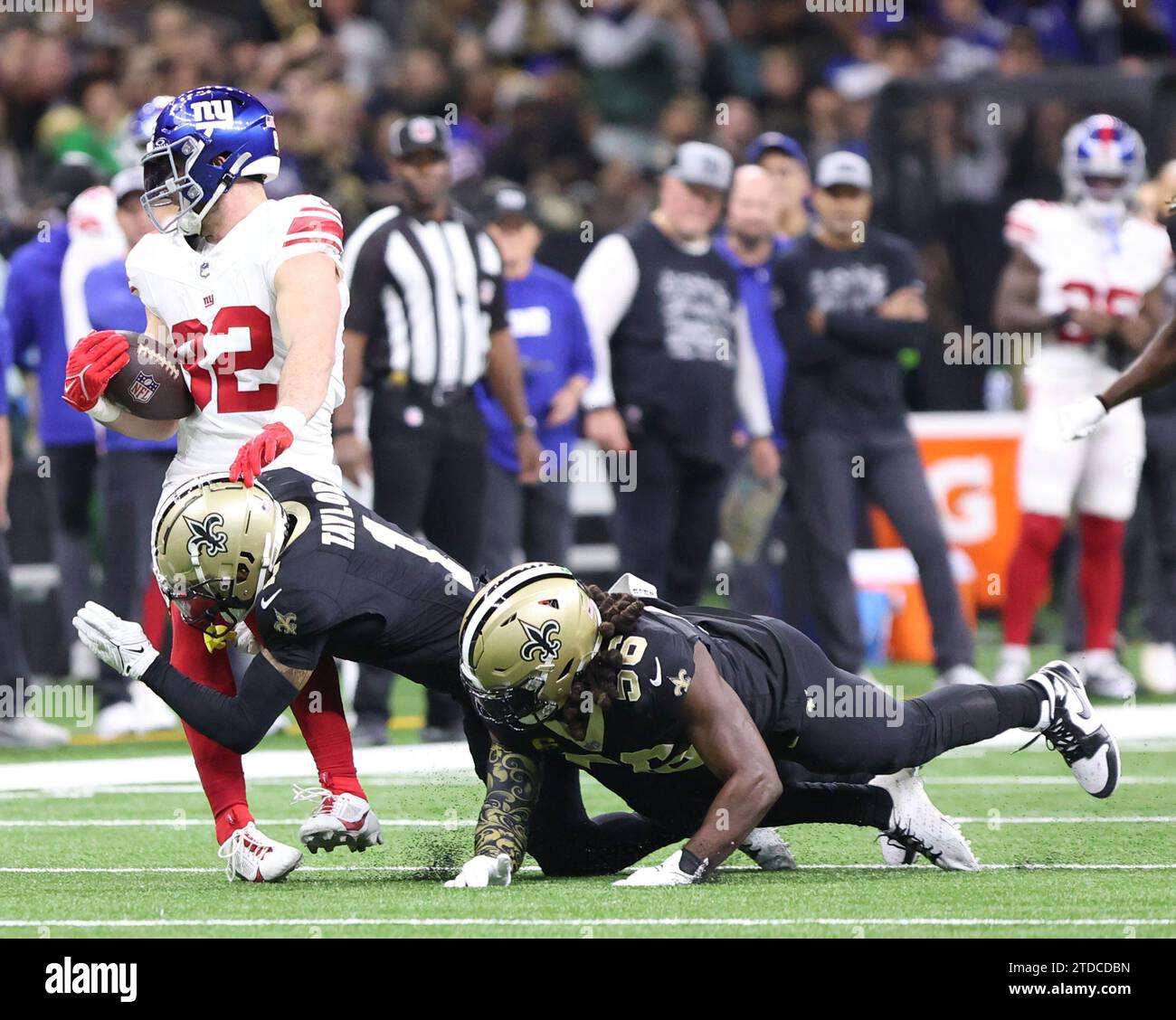 New Orleans, USA. 17th Dec, 2023. New Orleans Saints cornerback Alontae ...