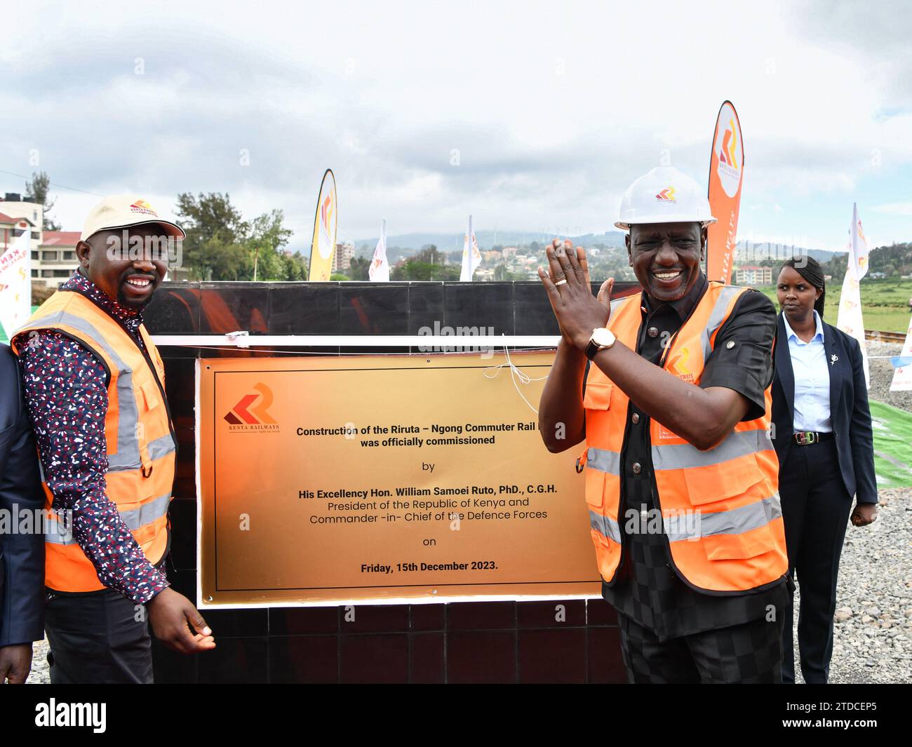 (231218) -- BEIJING, Dec. 18, 2023 (Xinhua) -- Kenyan President William Ruto (R, Front) attends ...