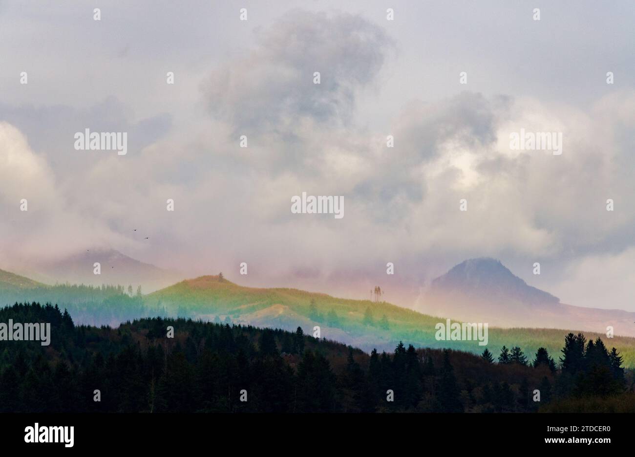 Overarching rainbow hi-res stock photography and images - Alamy