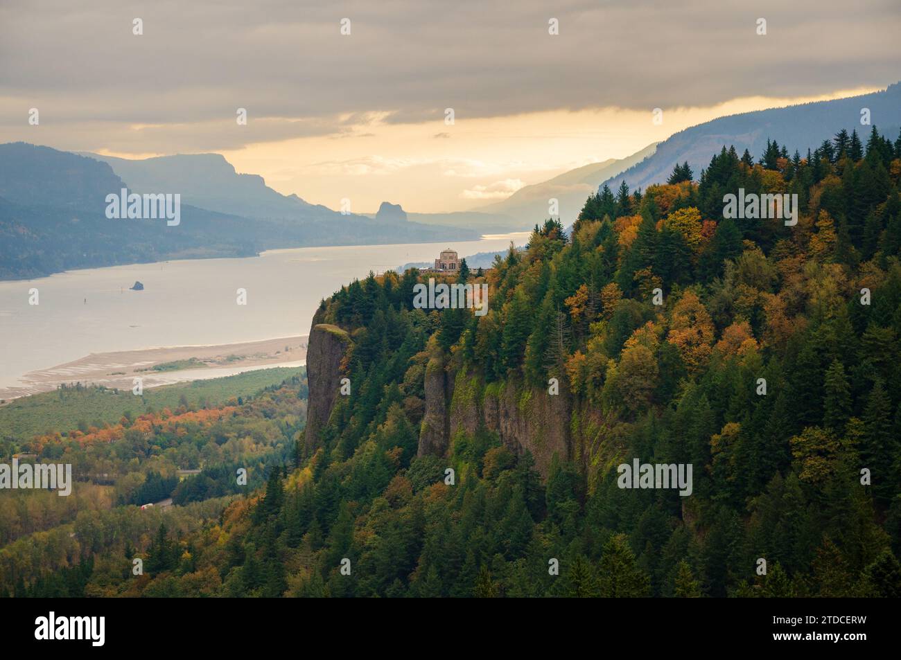 Crown Point at the Vista House State Scenic Corridor, Columbia River ...