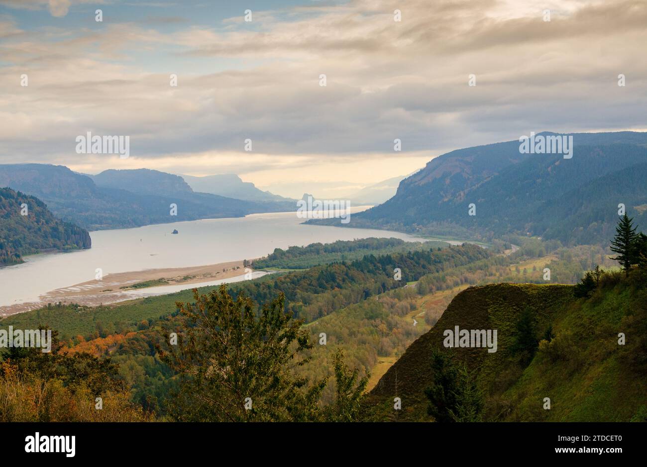 Crown Point at the Vista House State Scenic Corridor, Columbia River ...