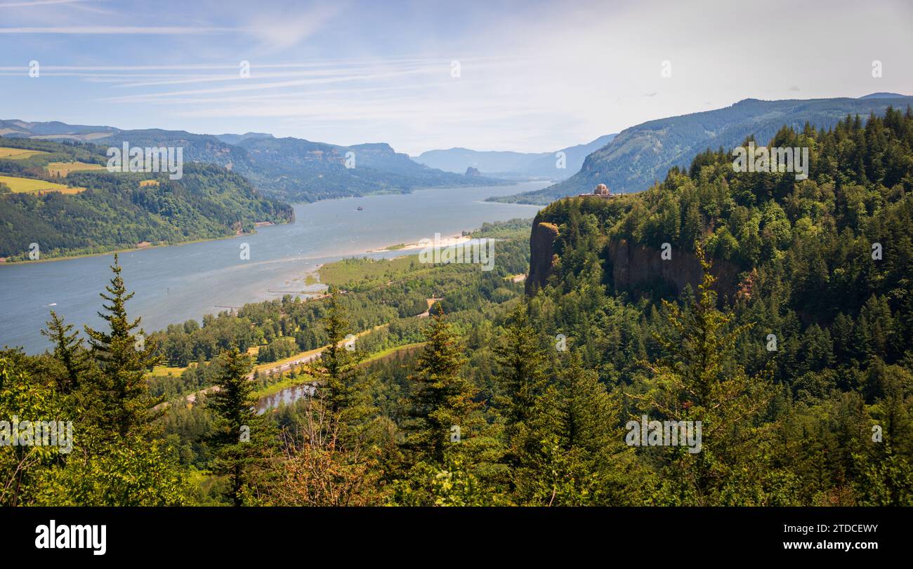 Crown Point at the Vista House State Scenic Corridor, Columbia River ...