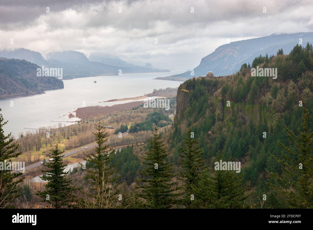 Crown Point at the Vista House State Scenic Corridor, Columbia River ...