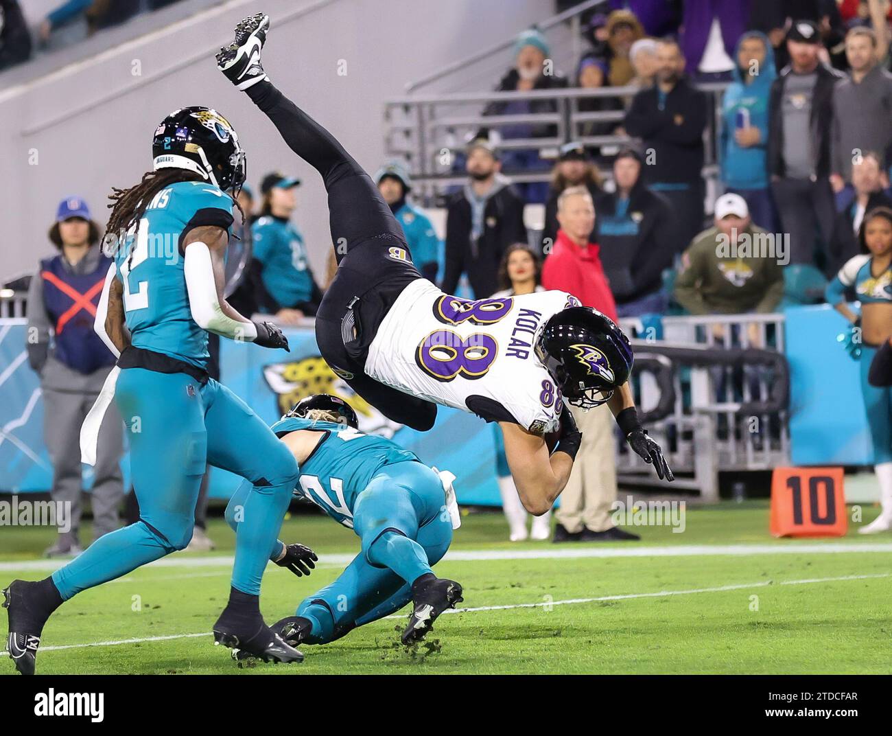 Jacksonville, FL, USA. 17th Dec, 2023. Baltimore's Charlie Kolar (88 ...