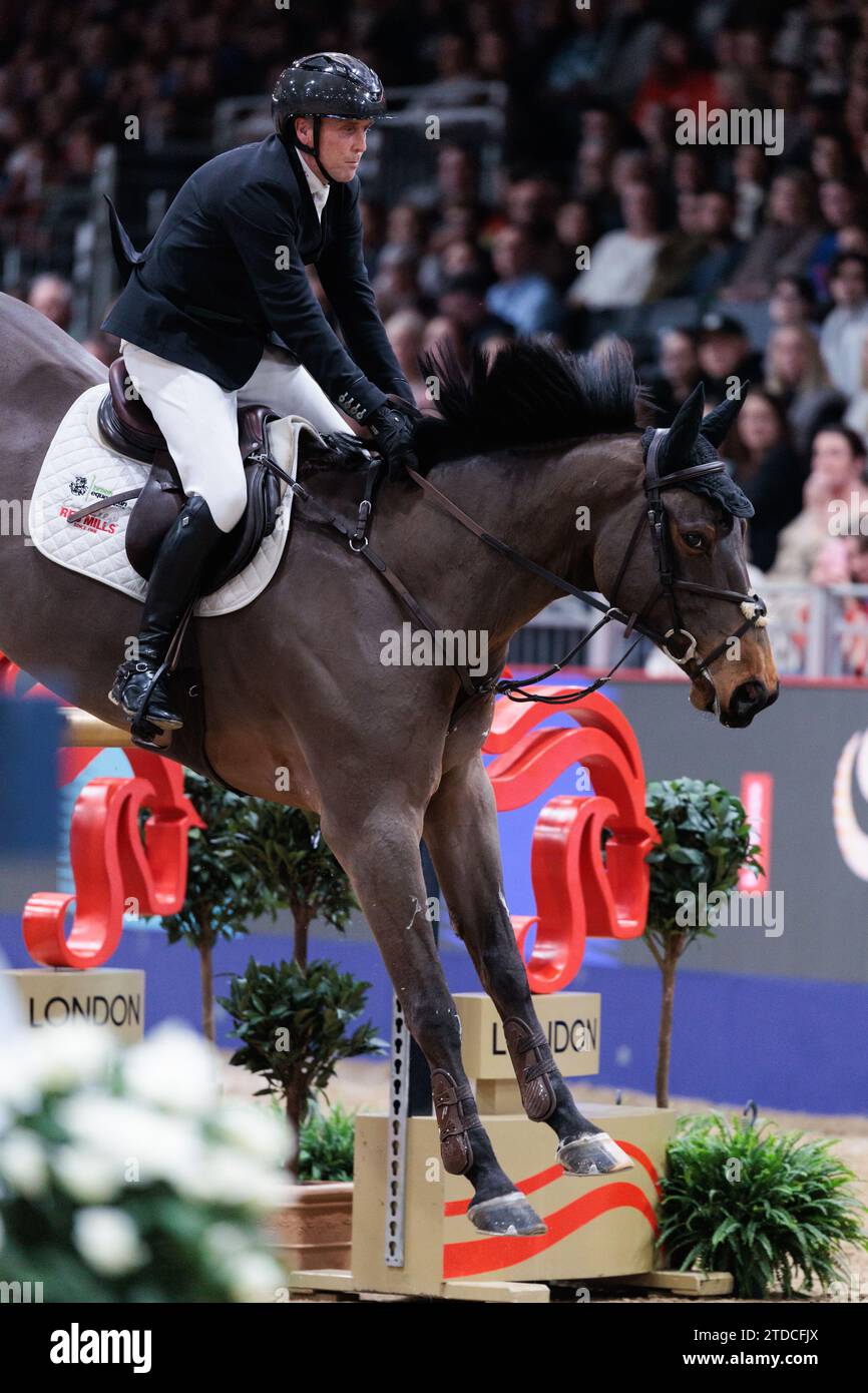 London, UK. December 17, 2023. Shane Breen of Ireland with Fanfan de ...