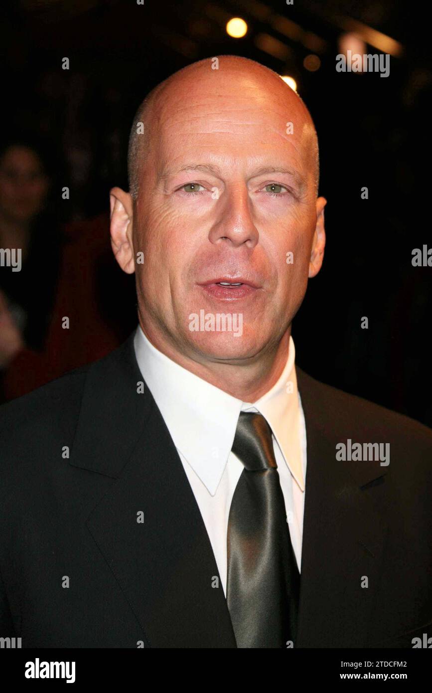 Bruce Willis attends the premiere of "Perfect Strangers" at the ...