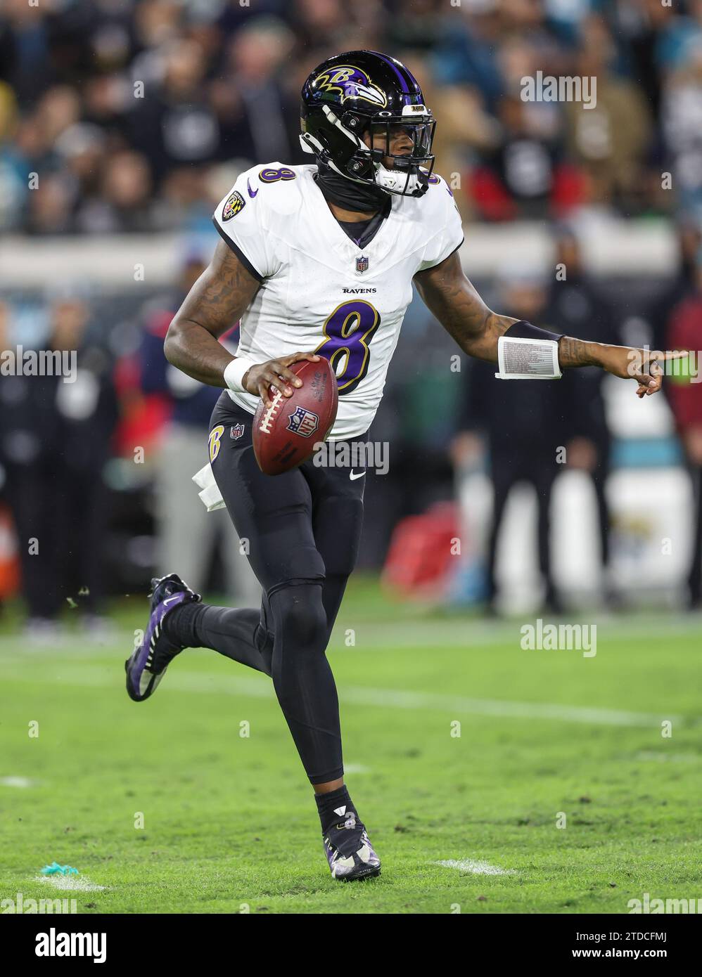 Lamar jackson football hi-res stock photography and images - Alamy