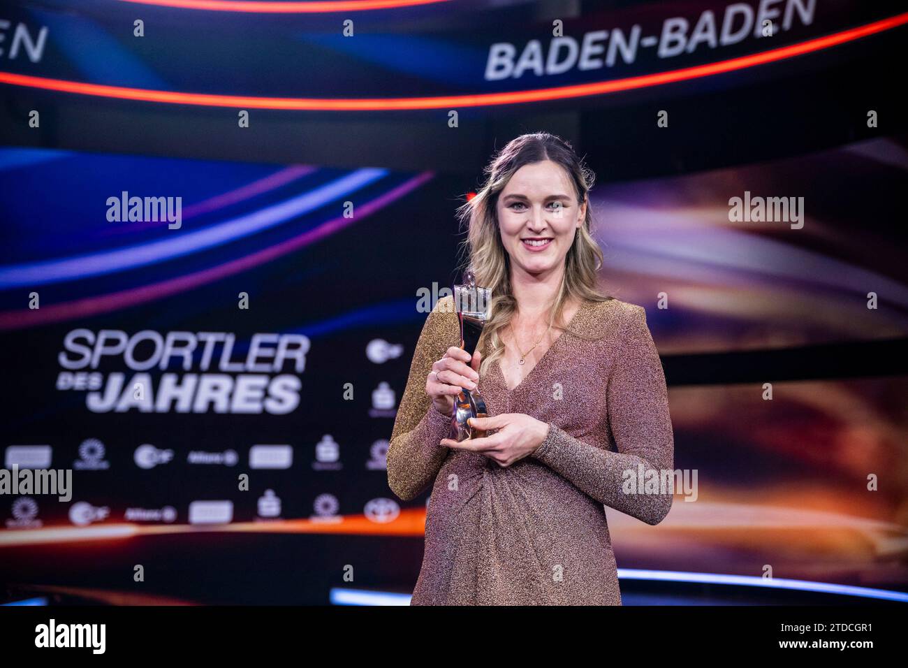 Baden Baden, Germany. 17th Dec, 2023. Denise Herrmann-Wick stands on ...