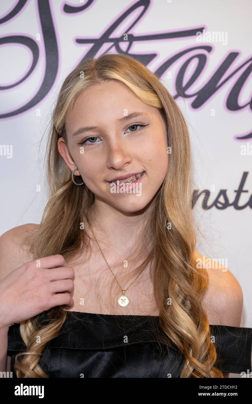 Los Angeles, USA. 17th Dec, 2023. Actress Nikol Strong attends Toys ...
