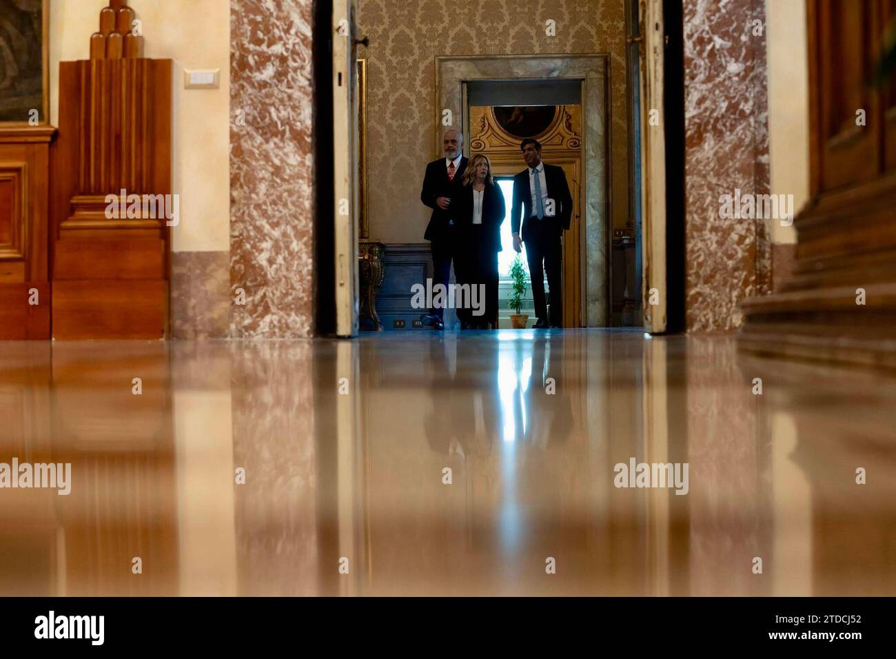 Italian Prime Minister Giorgia Meloni welcomes UK Prime Minister Rishi ...