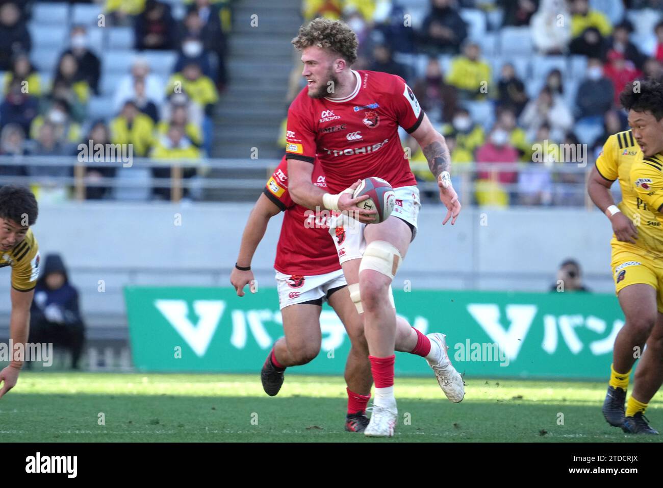 Brave Lupus' Warner Dearns during the Japan Rugby League One 2023-24 ...