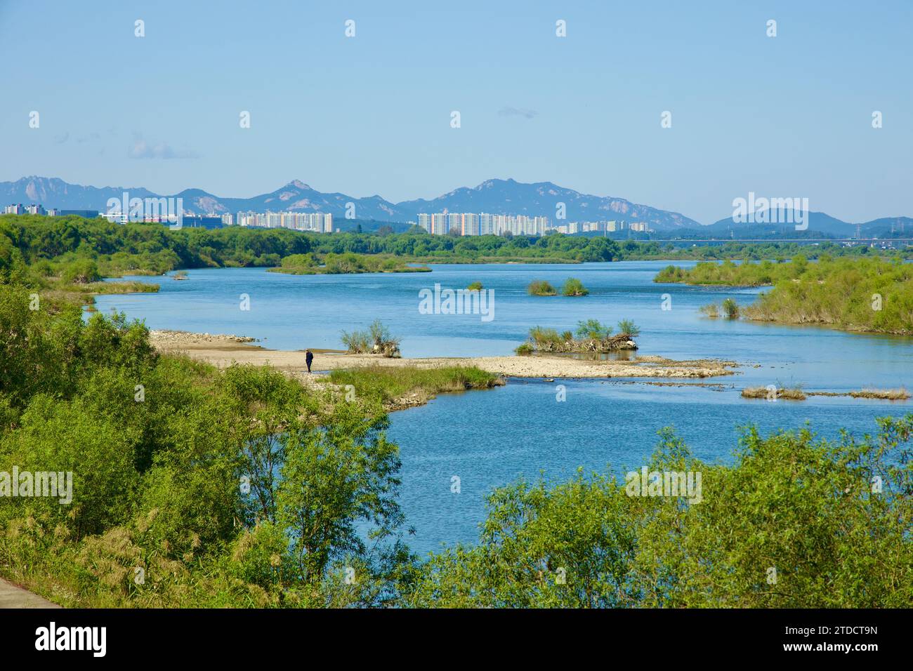 Distant figure hi-res stock photography and images - Alamy