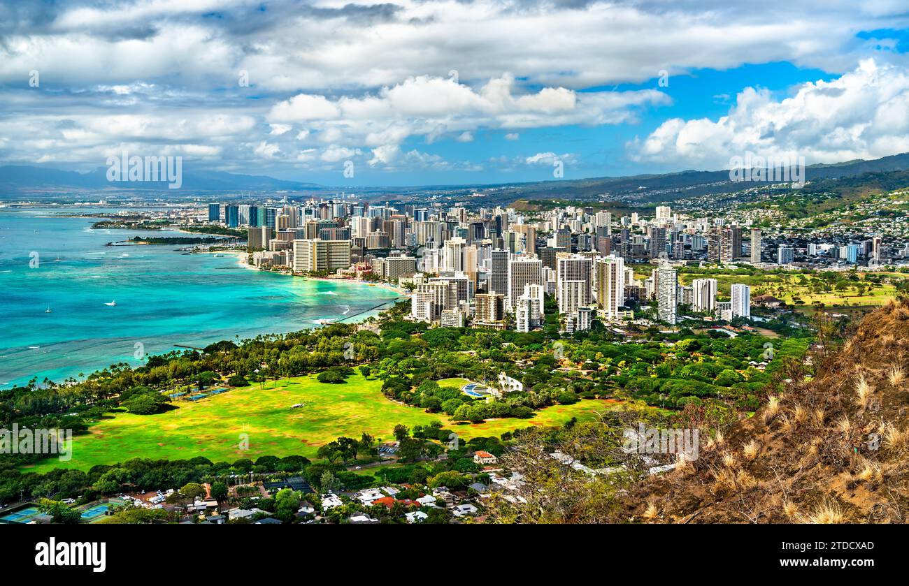 Honolulu beach scenery hi-res stock photography and images - Alamy