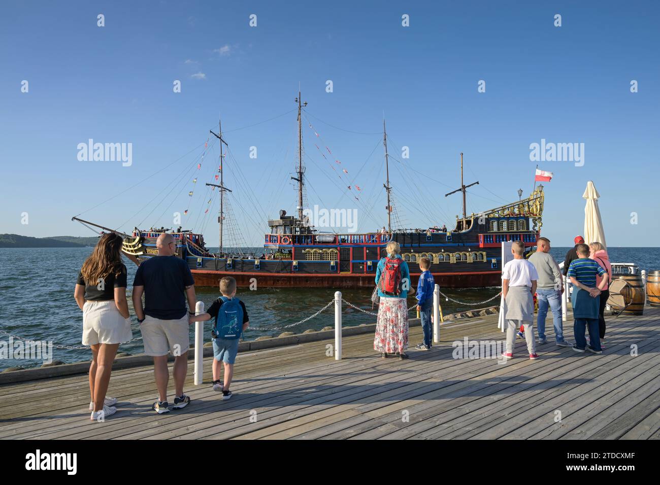 Ausflugsschiff Pirat, Ostsee, Touristen, Seebrücke - Sopot Molo, Zoppot ...