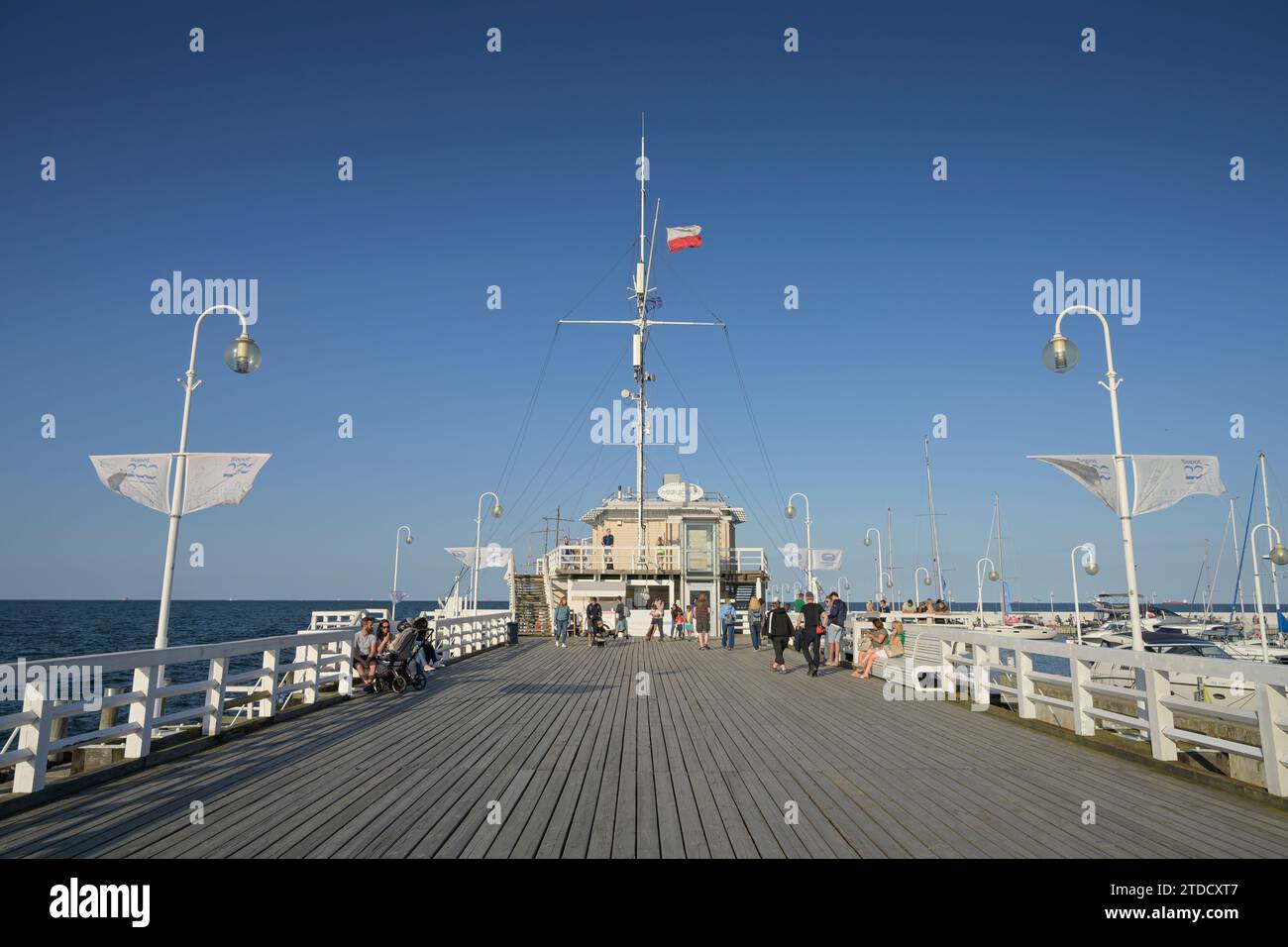 Touristen, Seebrücke - Sopot Molo, Zoppot, Woiwodschaft Pommern, Polen ...