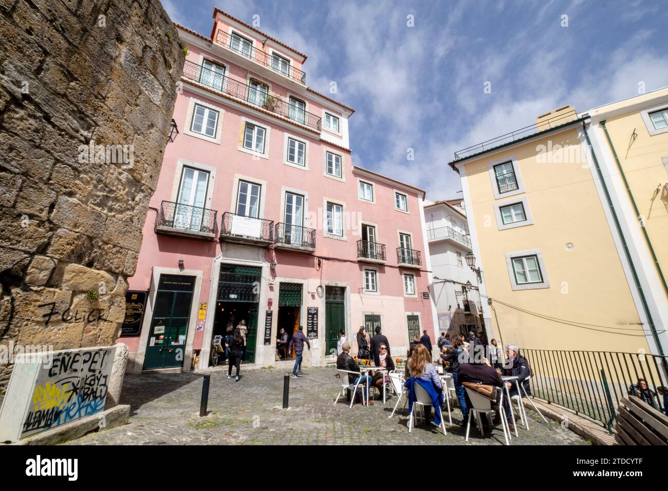 Lisboa tradicional hi-res stock photography and images - Alamy