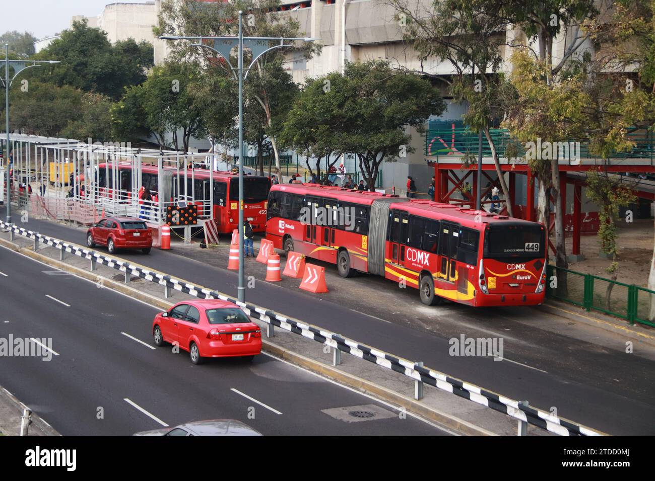 Releveling work metrobus hi-res stock photography and images - Alamy