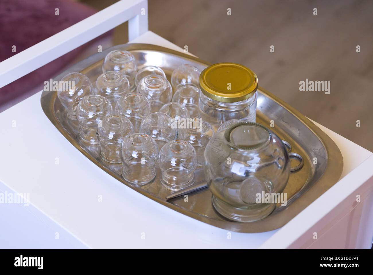 Reflexology techniques hi-res stock photography and images - Alamy