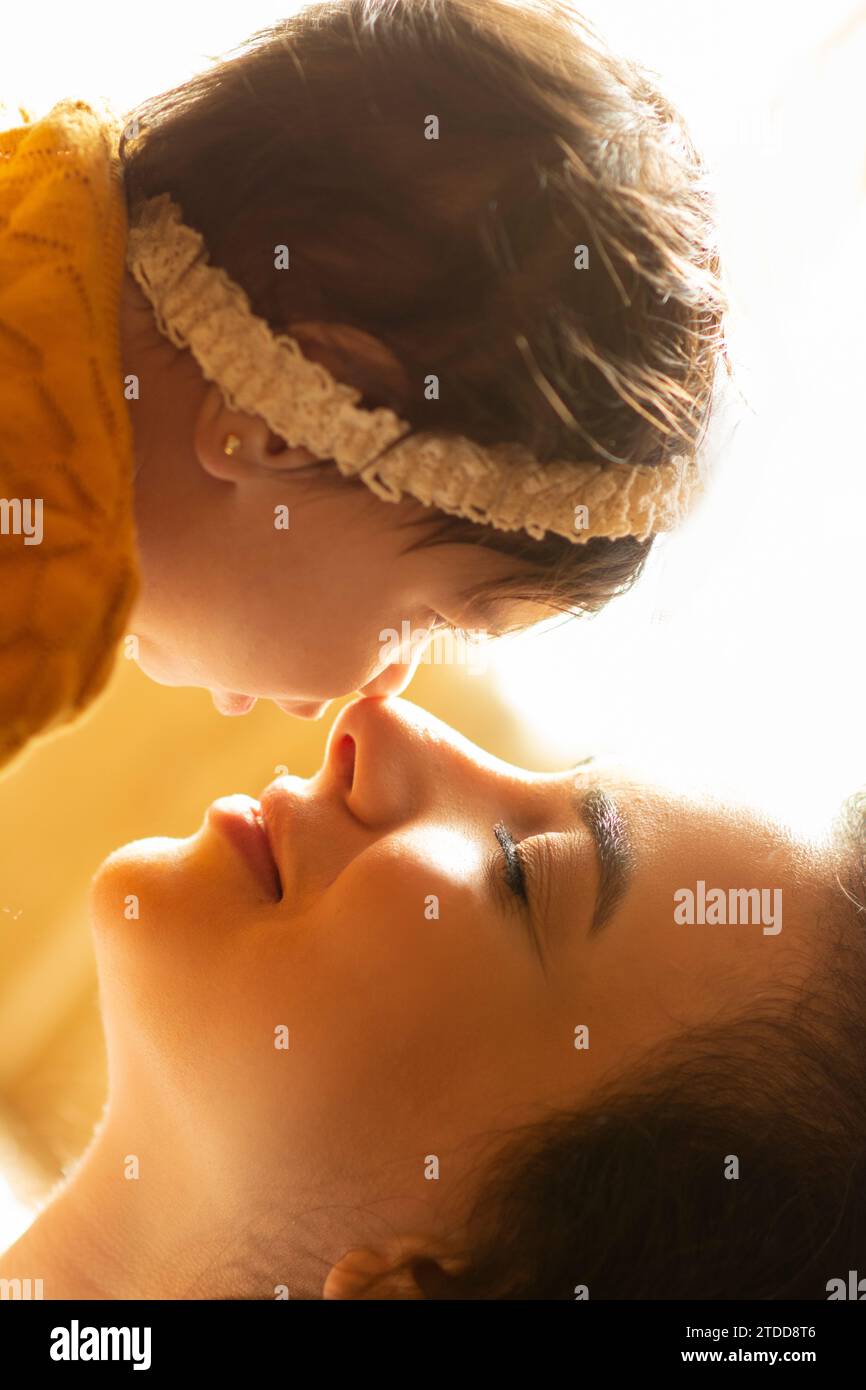 Mother holding her newborn baby girl Stock Photo - Alamy Mother holding her newborn baby girl Stock Photo - Alamy