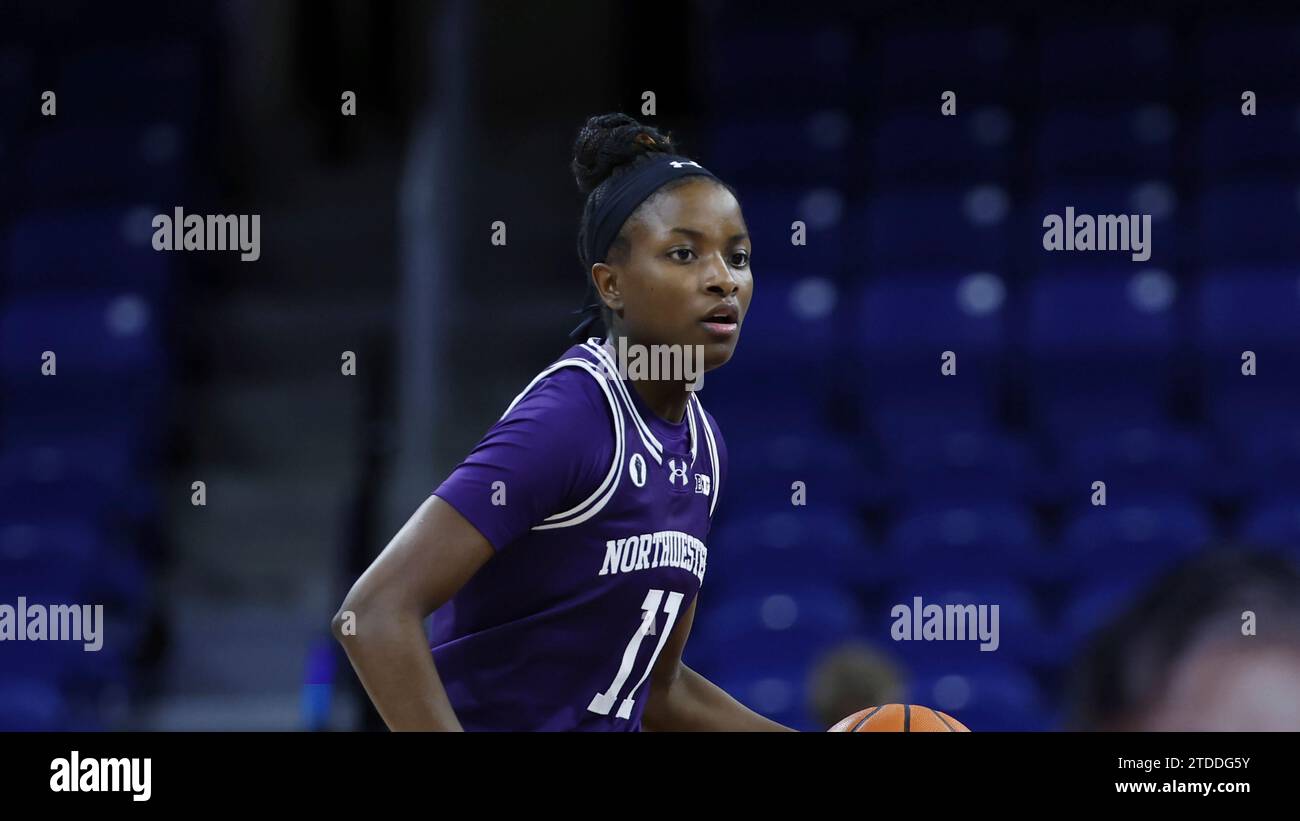 Northwestern guard Hailey Weaver (11) brings the ball up court during ...