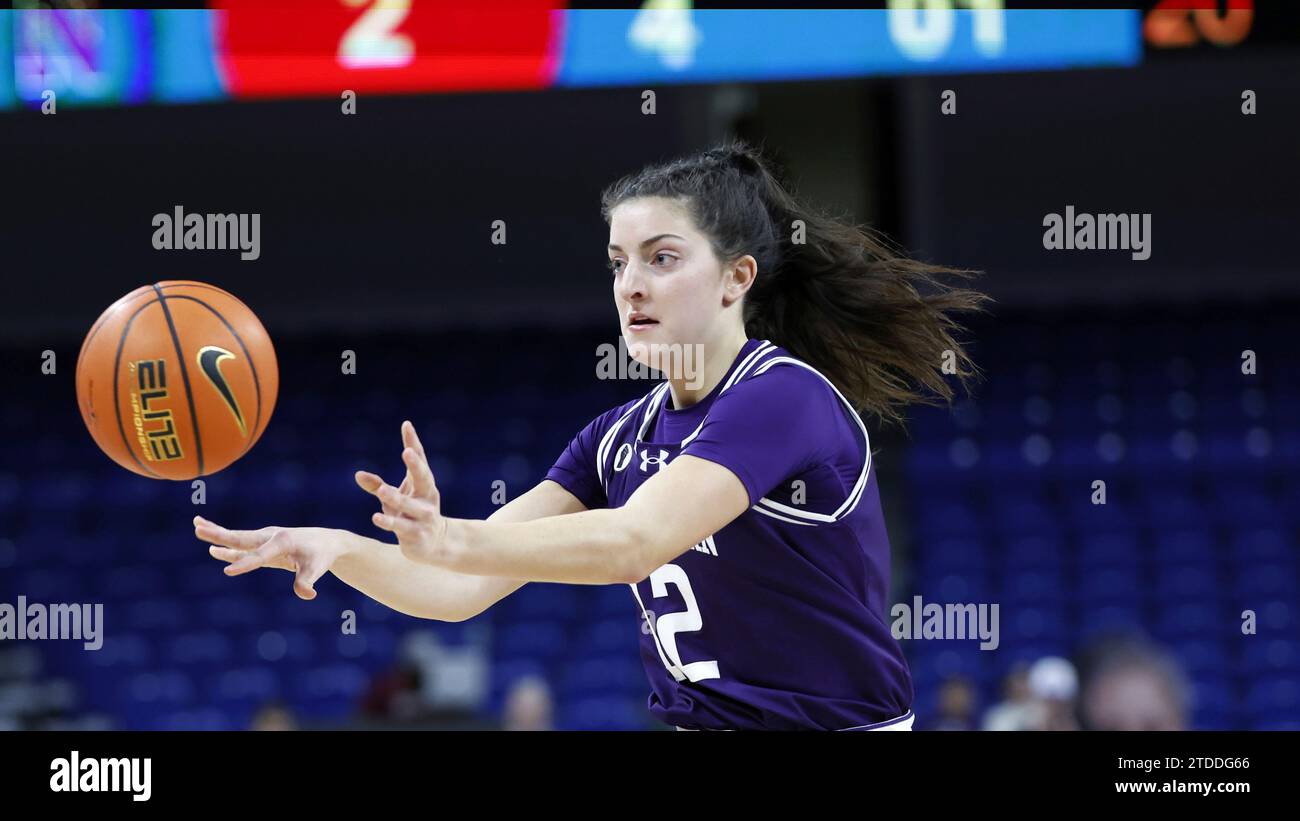 Northwestern guard Casey Harter (12) brings the ball up court during ...