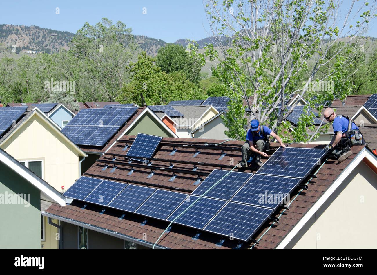 Solar panel efficiency hi-res stock photography and images - Alamy
