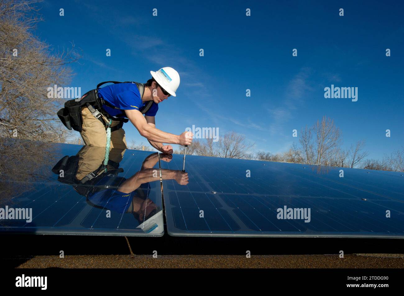 Frameless solar panel hi-res stock photography and images - Alamy