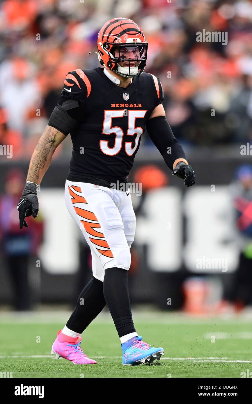 Cincinnati Bengals linebacker Logan Wilson (55) lines up for the play ...