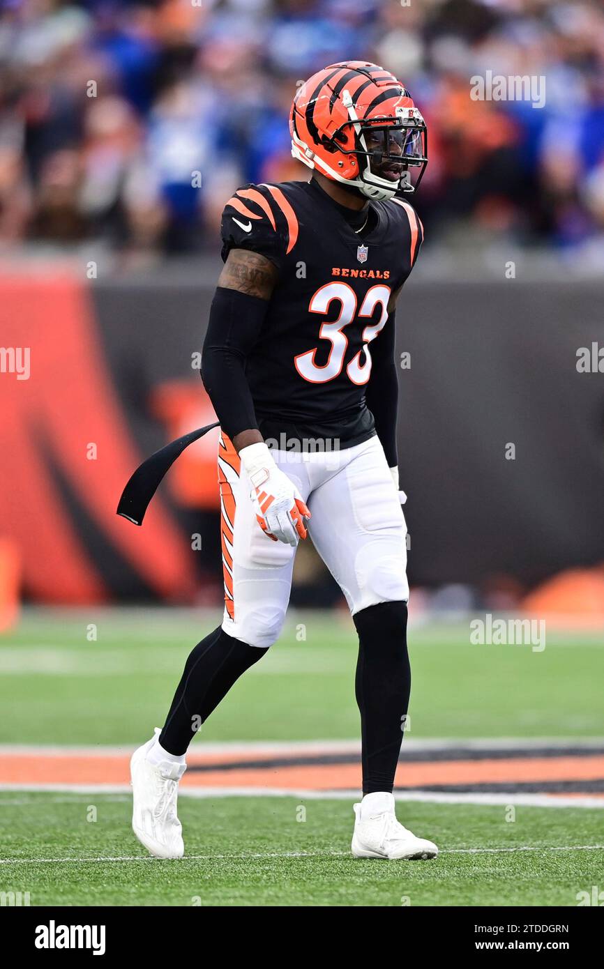 Cincinnati Bengals safety Nick Scott (33) lines up for the play during ...