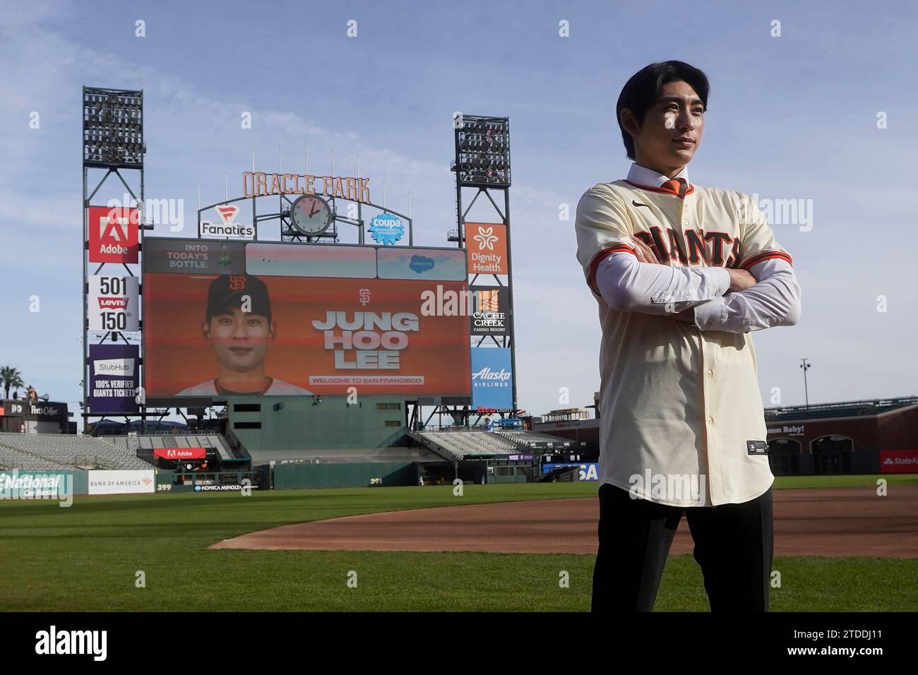 San Francisco Giants' Jung Hoo Lee poses for photos on the Oracle Park ...