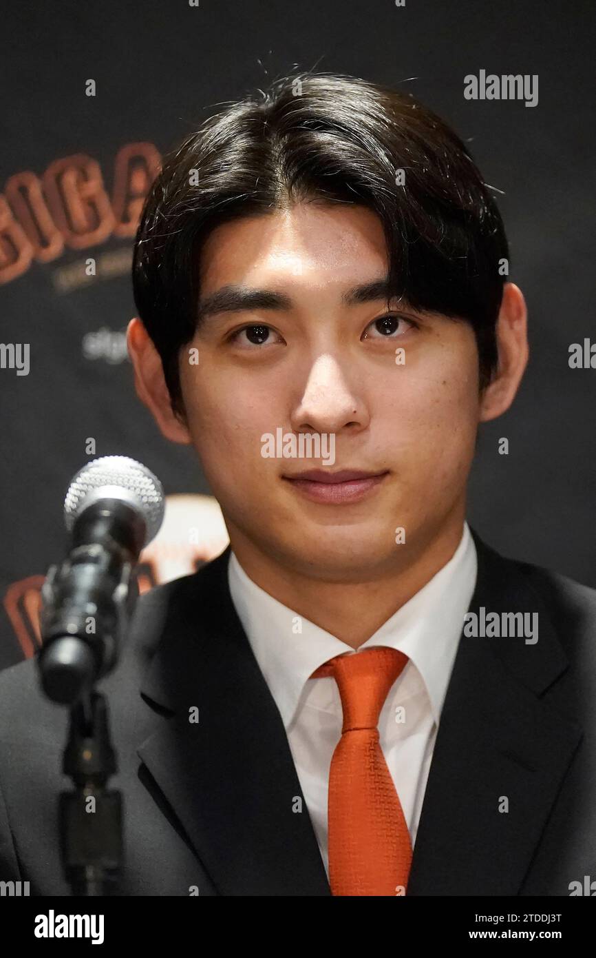 San Francisco Giants' Jung Hoo Lee attends a baseball news conference ...
