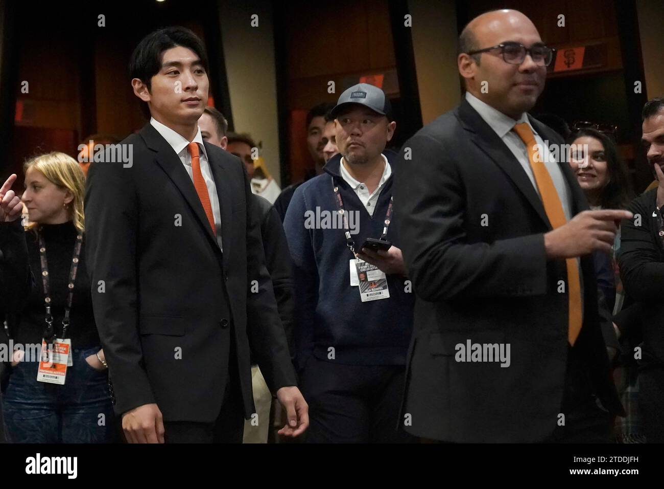 San Francisco Giants' Jung Hoo Lee, left, and President of Baseball ...