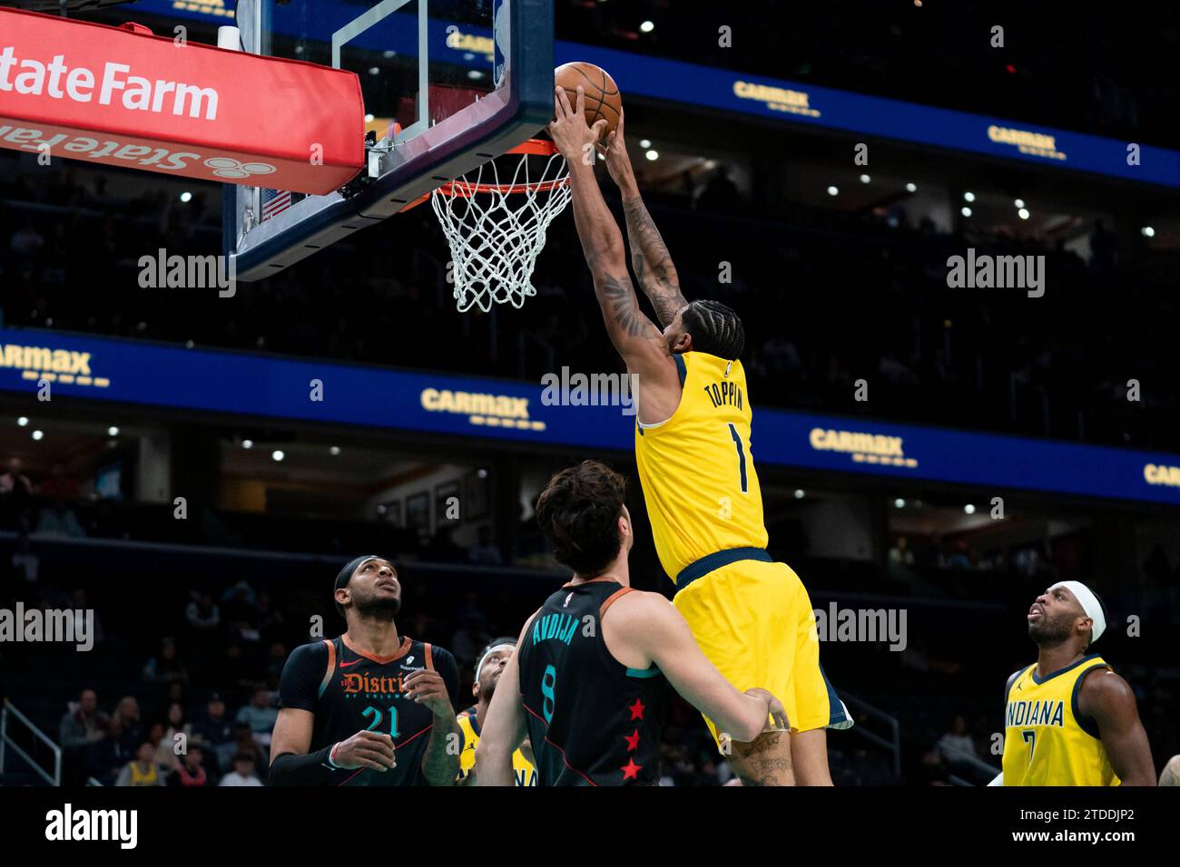 Indiana Pacers forward Obi Toppin (1) dunks during the first half of an ...