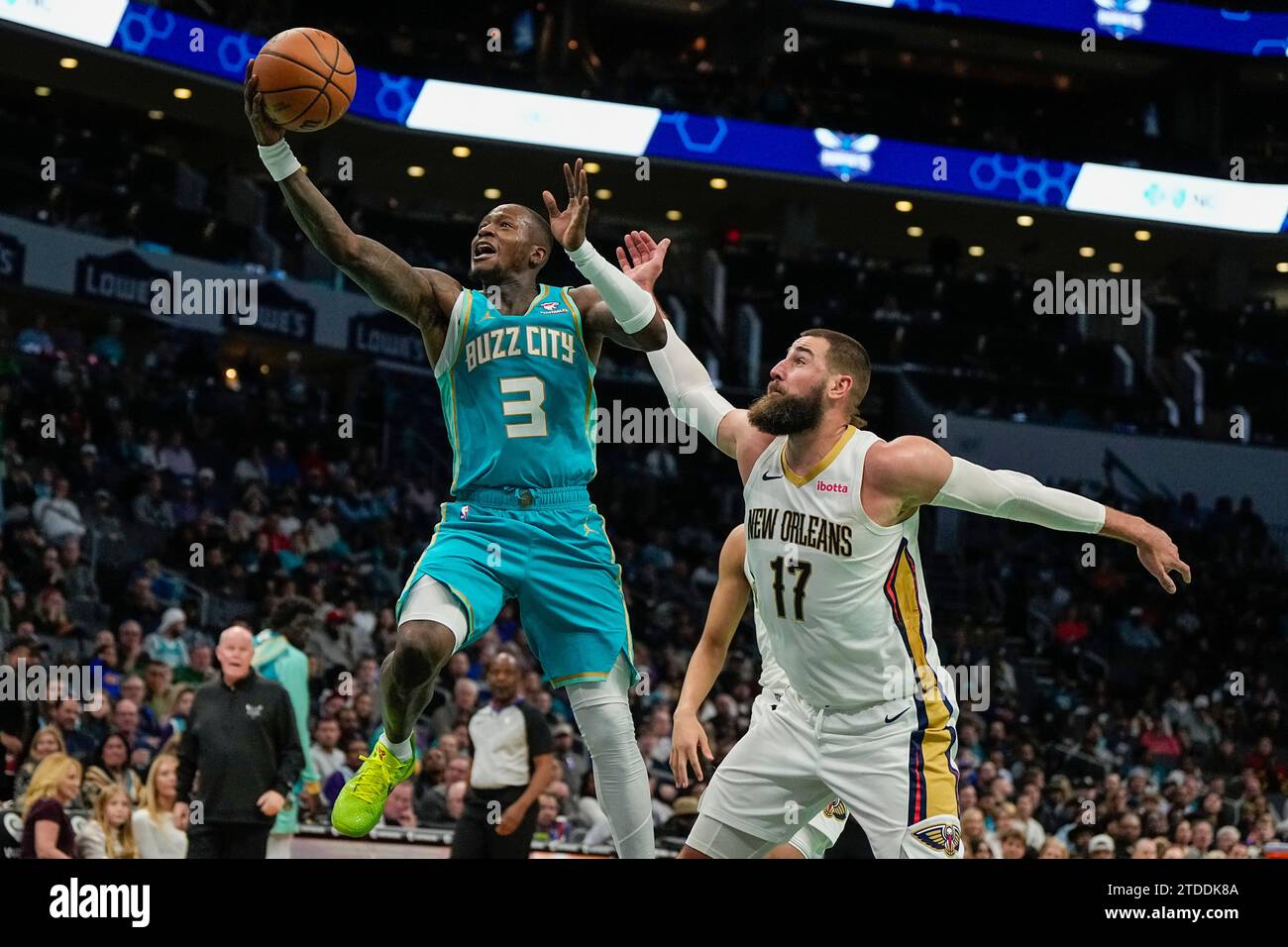 Charlotte Hornets guard Terry Rozier drives to the basket past New ...