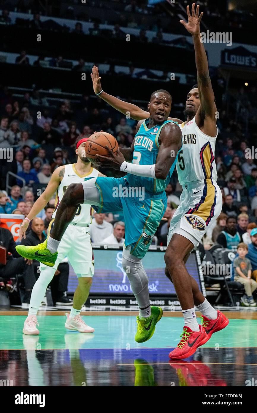 Charlotte Hornets guard Terry Rozier drives to the basket past New Orleans Pelicans forward ...