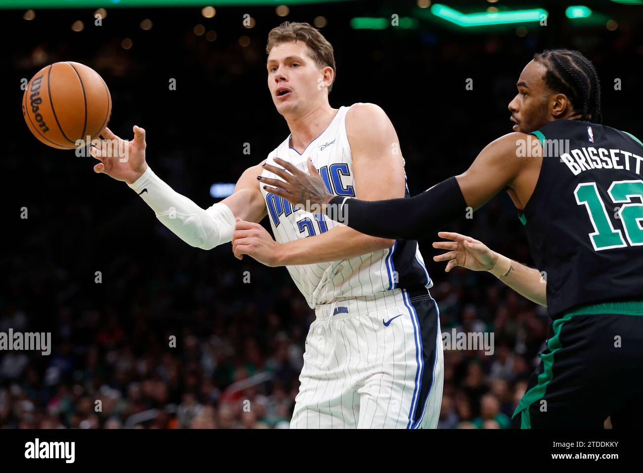 Orlando Magic's Moritz Wagner (21) passes off against Boston Celtics ...